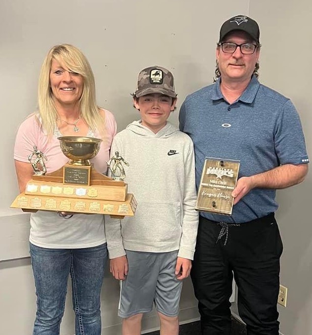Mike Linde Award Presentation - Loe Linde, Keagan Hause and Andrew ...